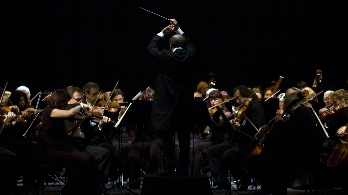 The Role of Conductors: Guiding the Symphony to Perfection - Tutan ...
